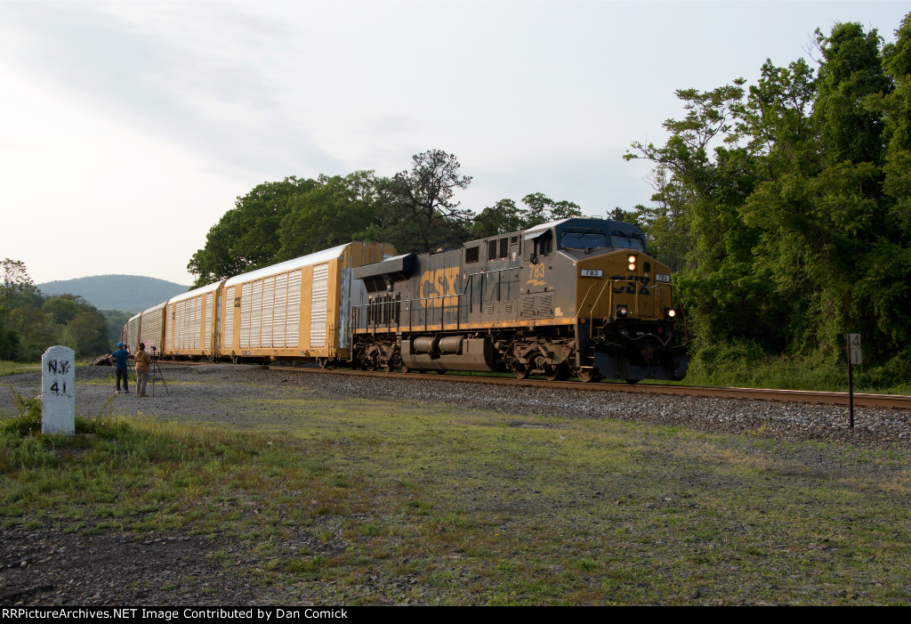 CSXT 783 Leads M218-21 at Iona Island